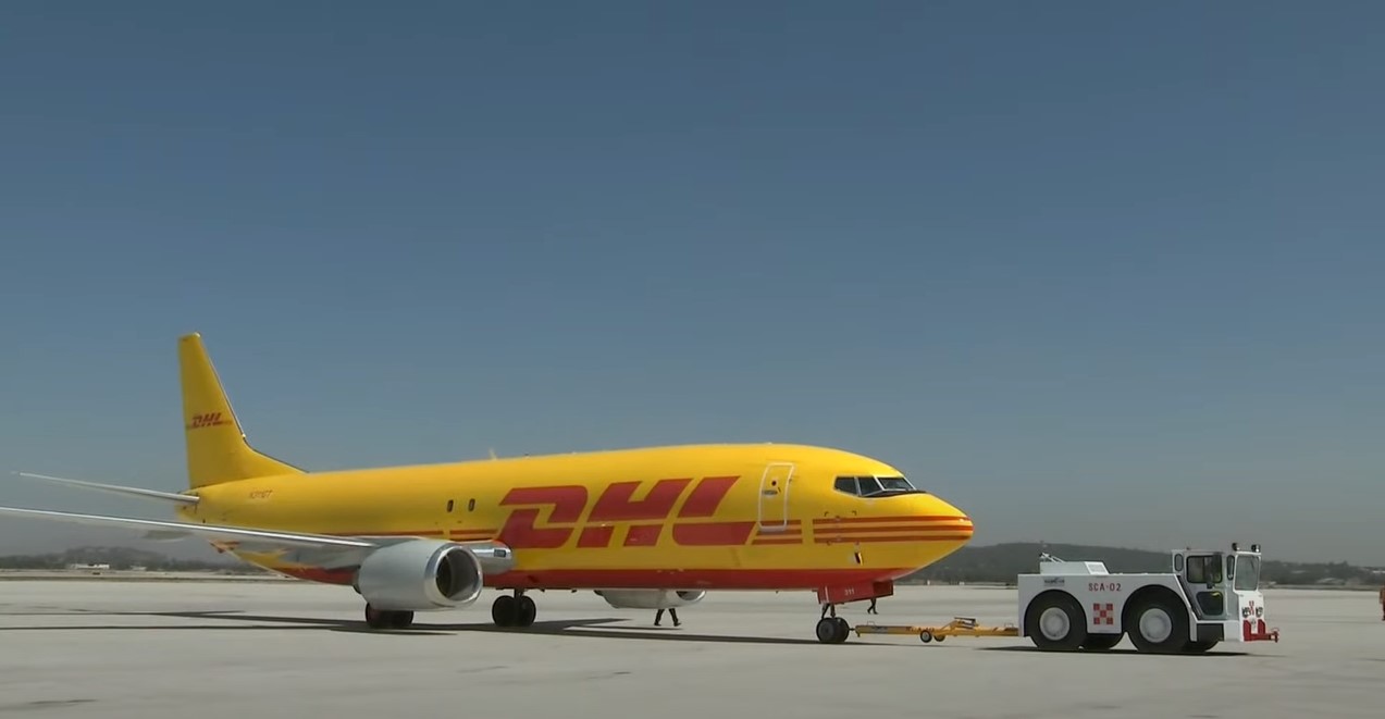 Llega el primer vuelo de carga al AIFA, DHL estrena la pista